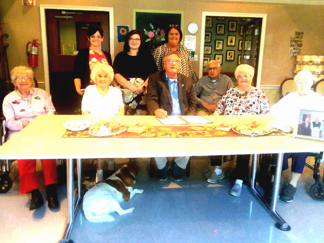 Mayor Nelson signs Residents Rights Proclamation - Middlesboro News ...