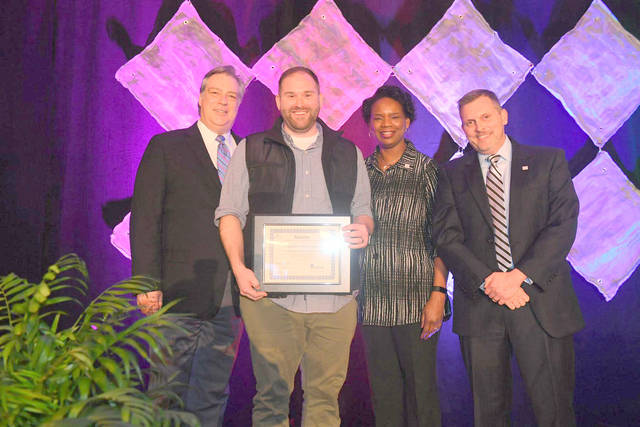 Pennington completes STS Marketing College, earns ‘Travel Marketing ...