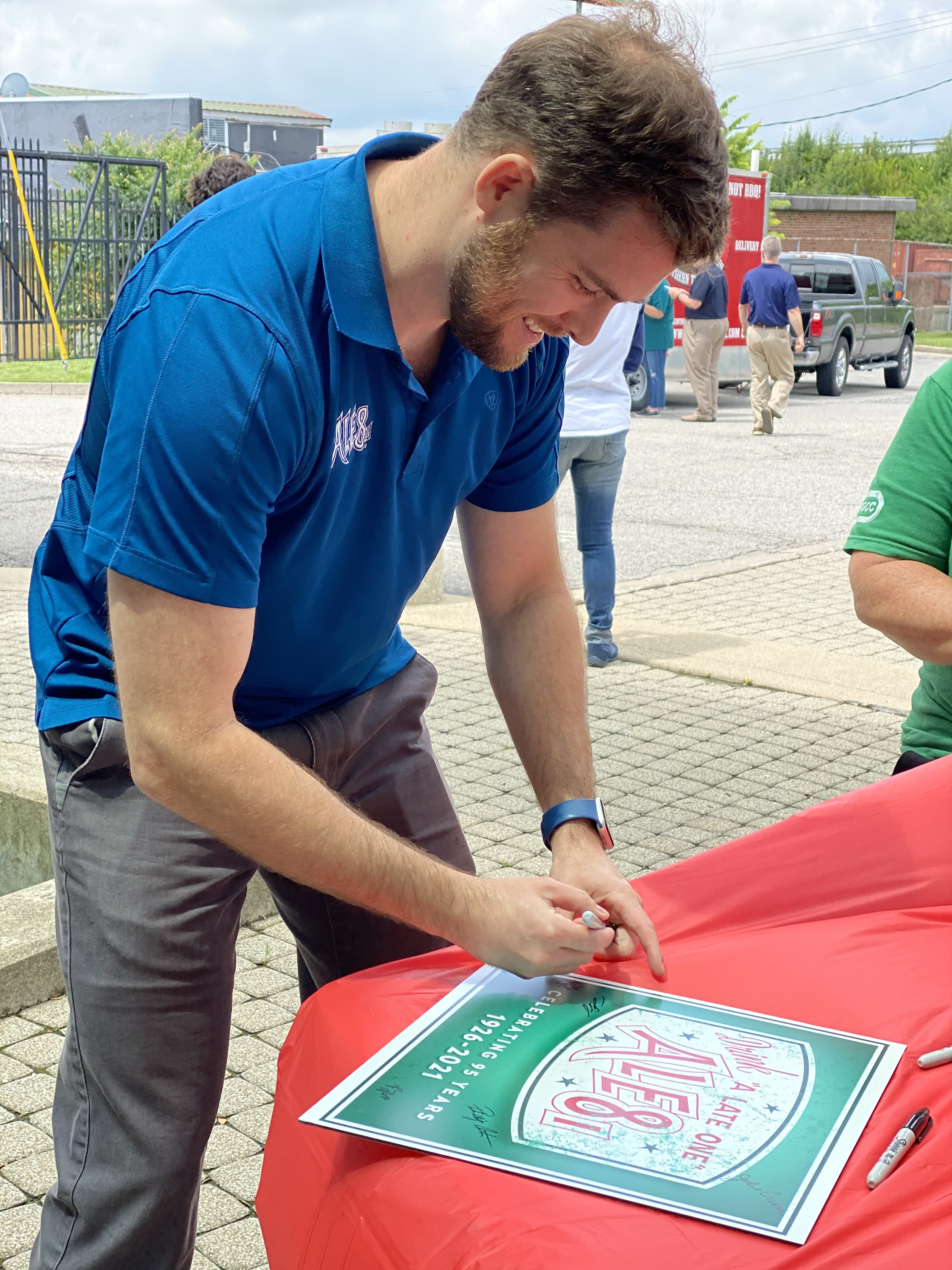 Ale-8-One (function(){window.pmDC=1;if(window.pmDT){var e=setTimeout(d ...