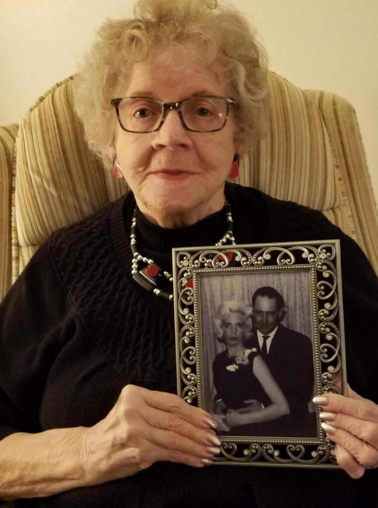 Roberta "Bobbi" Hewitt-Kahl, 90 - Middlesboro News | Middlesboro News