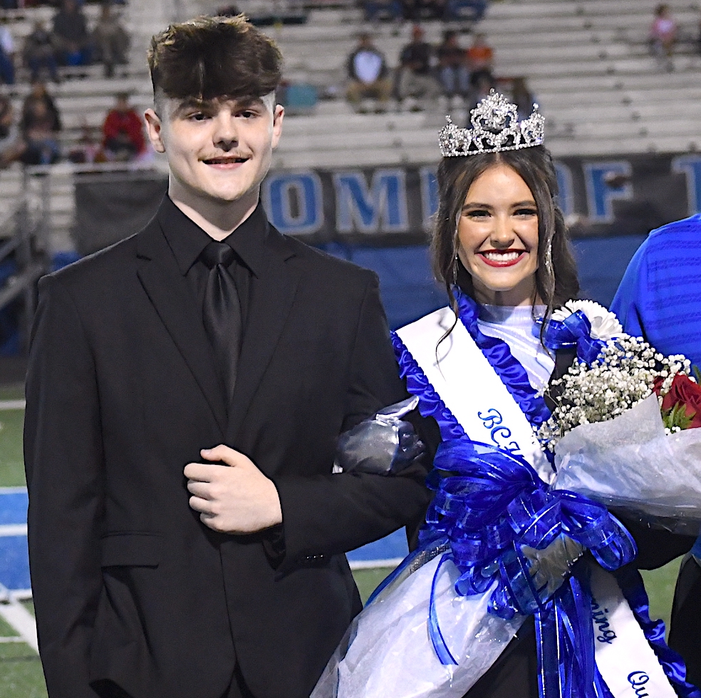 Marli Hacker crowned 2024 Bell Co. Football Homecoming Queen ...